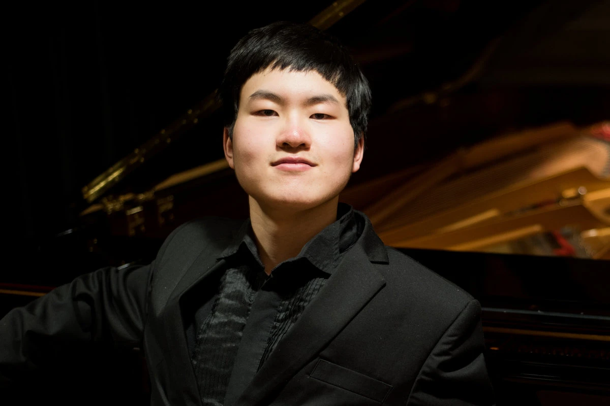 Vítězem varšavské Chopinovy mezinárodní soutěže na dobové nástroje je ...